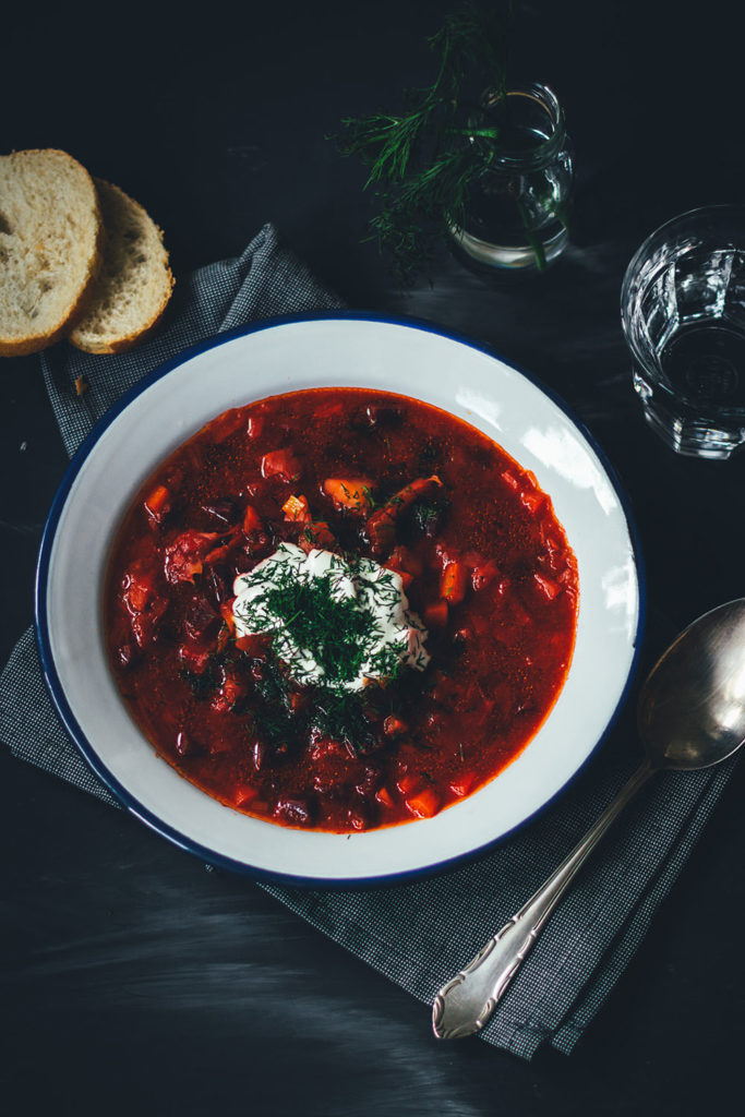 Vegetarischer Borschtsch (Borscht) – Wintereintopf - moey's kitchen ...