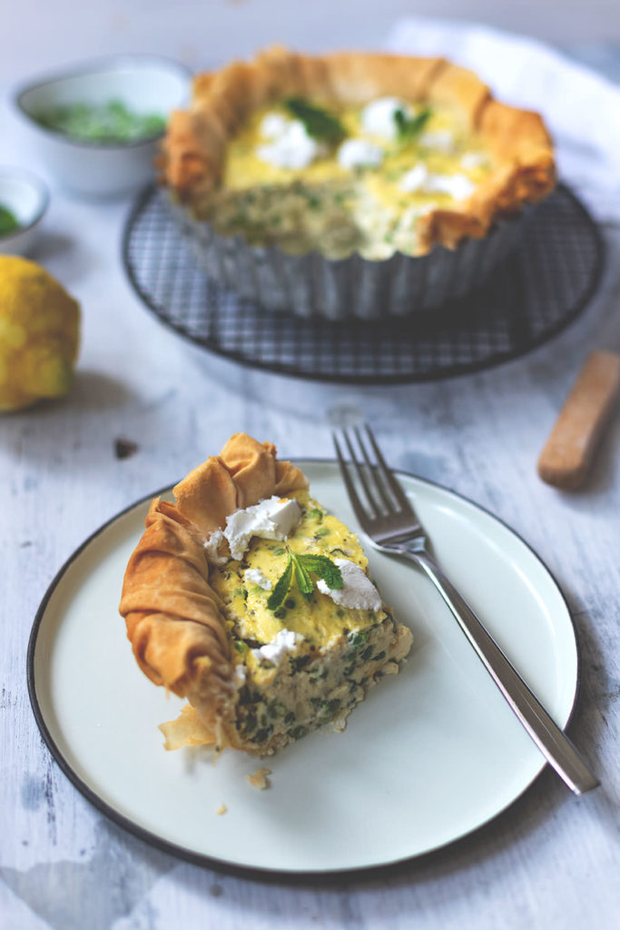 Sommerliche Erbsen-Ricotta-Quiche mit Filoteig - moey's kitchen foodblog
