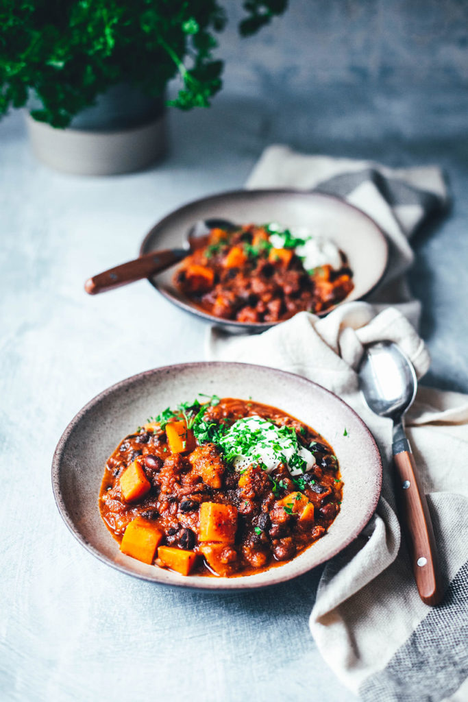 Vegetarisches Herbst-Chili mit Kürbis und Süßkartoffel - moey's kitchen ...